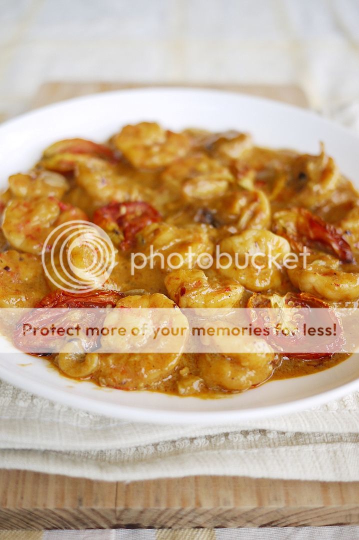 Spicy Prawn Curry with Roasted Tomatoes | The Hungry Giant